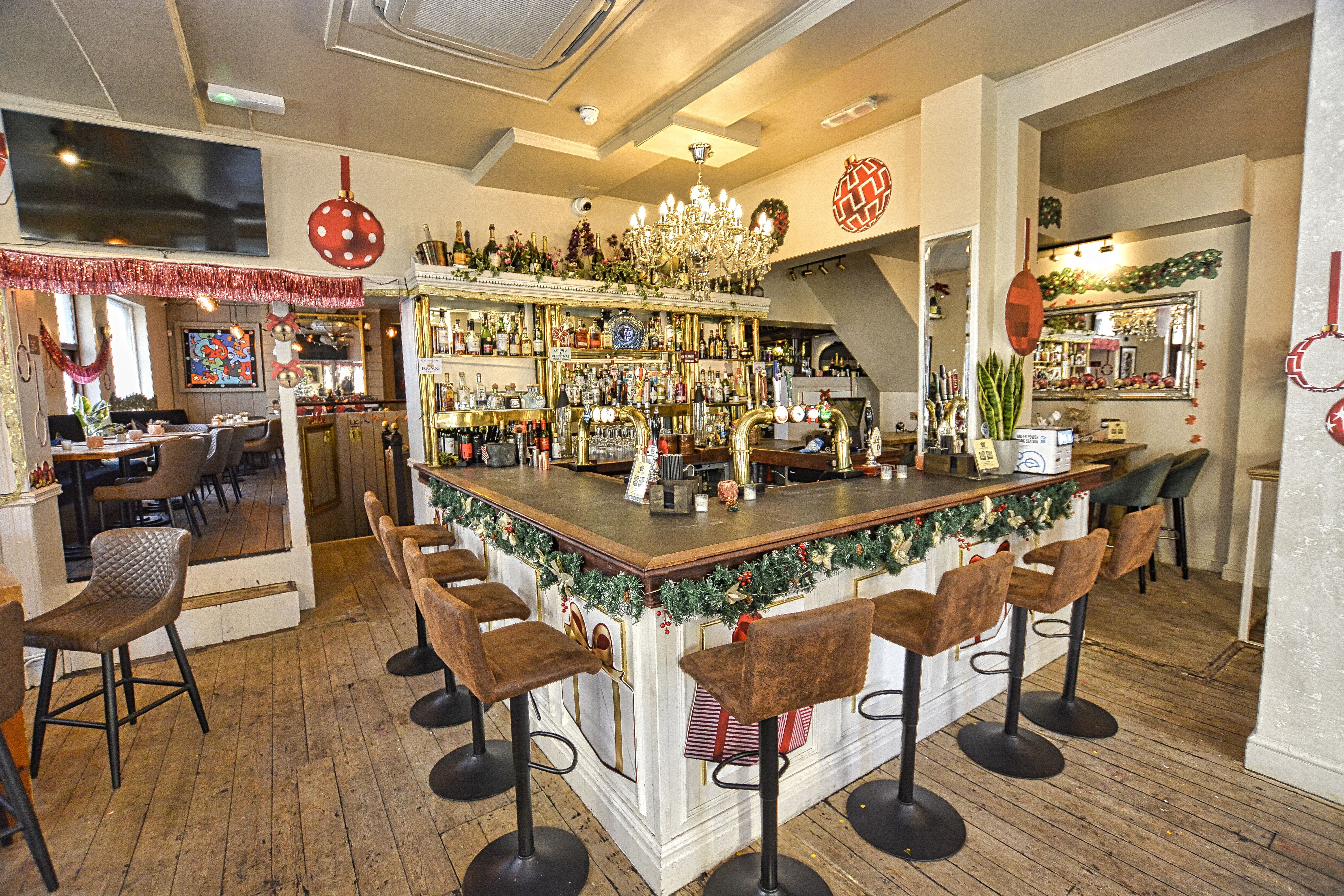 Crown & Sceptre Kensington